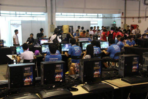 《QQ飞车》SSC冬季联赛首战综述_网络游戏_新浪游戏_新浪网