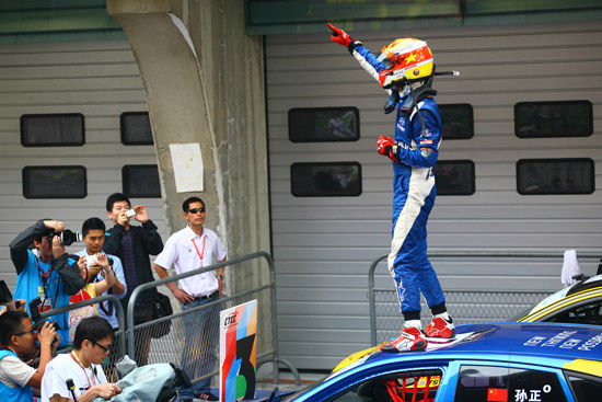 CTCC孙正驾驶现代i30夺冠 繁忙的一周对结果满意_赛车频道_新浪竞技风暴_新浪网