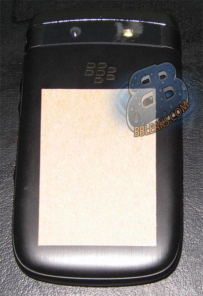完美结合 黑莓首款滑盖9700a最新谍照_手机_科技时代_新浪网