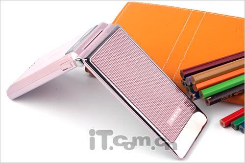 500万像素 OPPO时尚女性翻盖U529评测(2)_手机_科技时代_新浪网