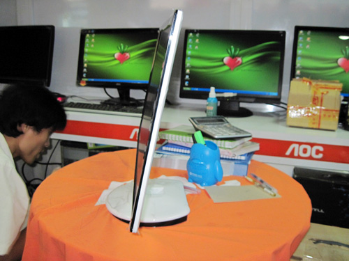 液晶第一犀利哥 AOC刀锋e2343F售1499_硬件_科技时代_新浪网