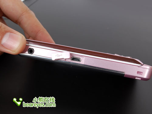 OPPO粉嫩滑盖教派A201初评：外观篇_笔记本_科技时代_新浪网