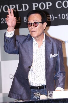 Tomikita等出席记者座谈会侃侃而谈(图)|Tomikita|Johnny|座谈会_新浪娱乐_新浪网