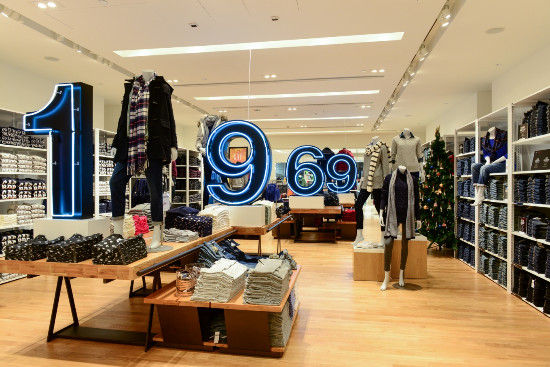 GAP全港最大新店于海港城盛大开幕_尚品频道_新浪网