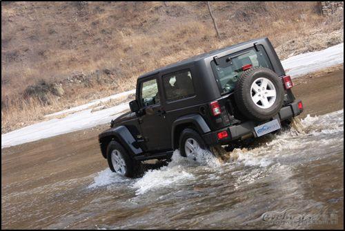 无往不至 牧马人动力操控篇_新浪汽车_新浪网