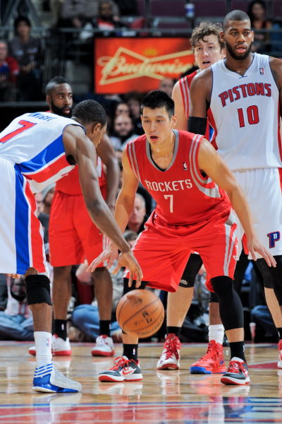 图文-[常规赛]火箭105-96活塞 林书豪专注防守_篮球-NBA_新浪竞技风暴_新浪网